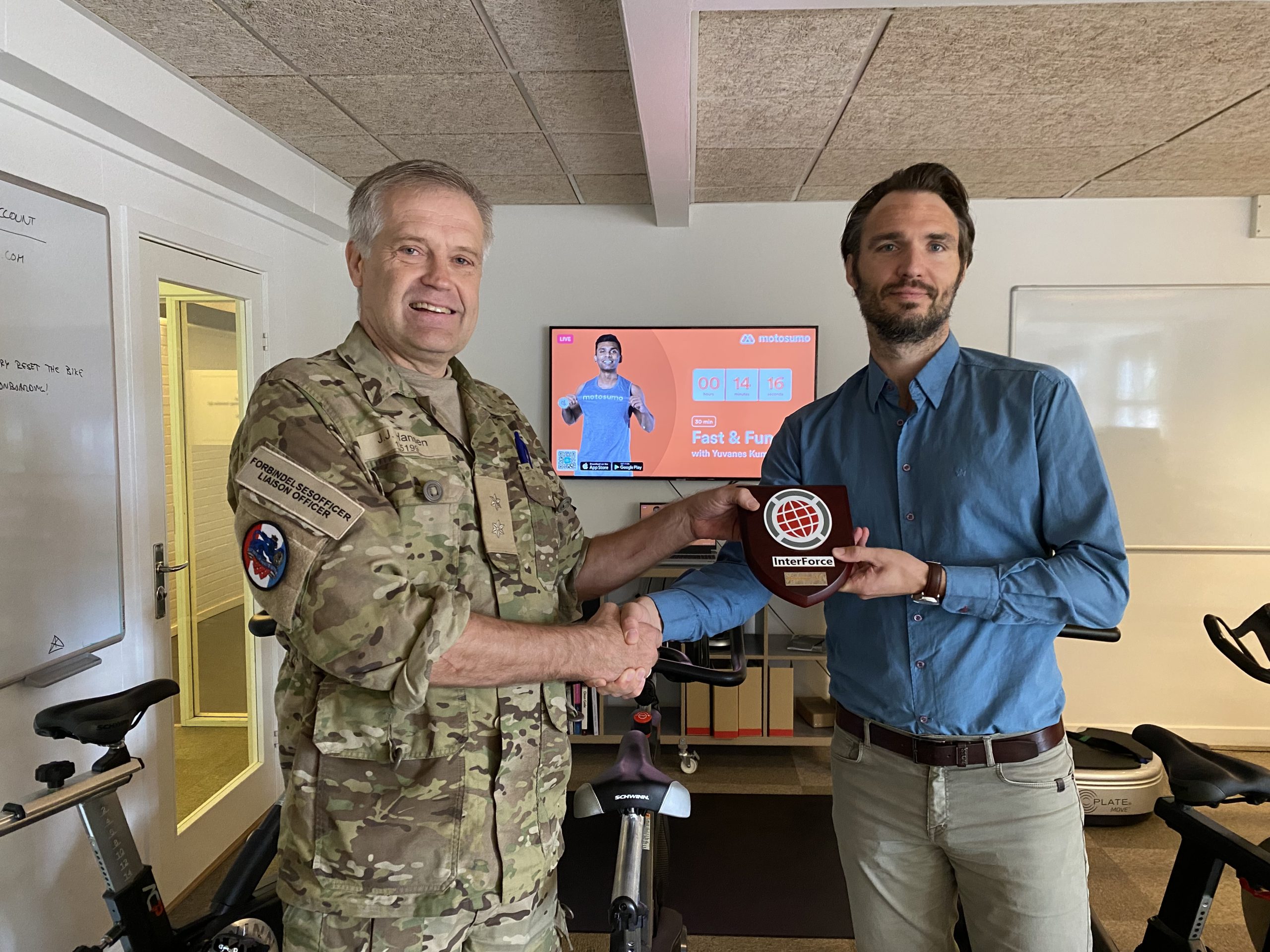 Motosumo modtager InterForce-skjoldet - InterForce