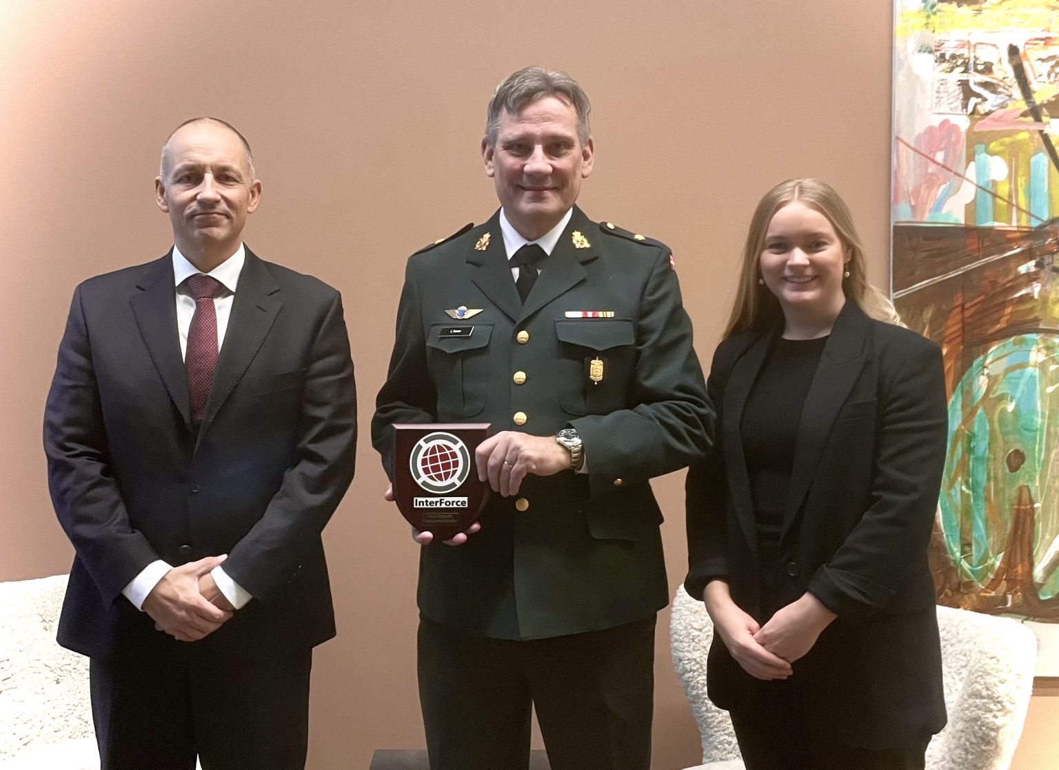 Poul Schmith / Kammeradvokaten modtager InterForce-skjoldet - InterForce