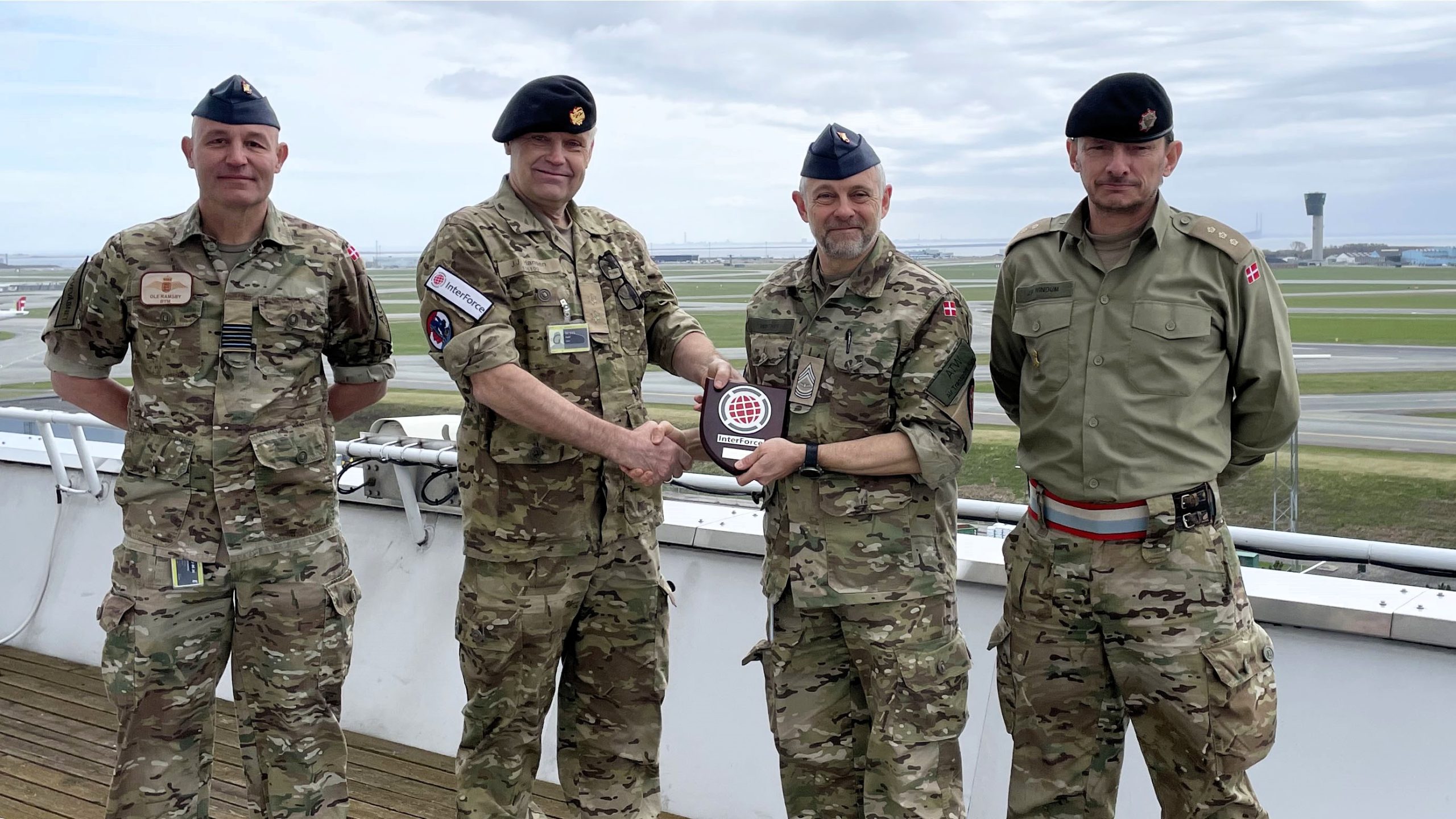 Naviair: 5 dage fri med løn til tjeneste i uniform - InterForce